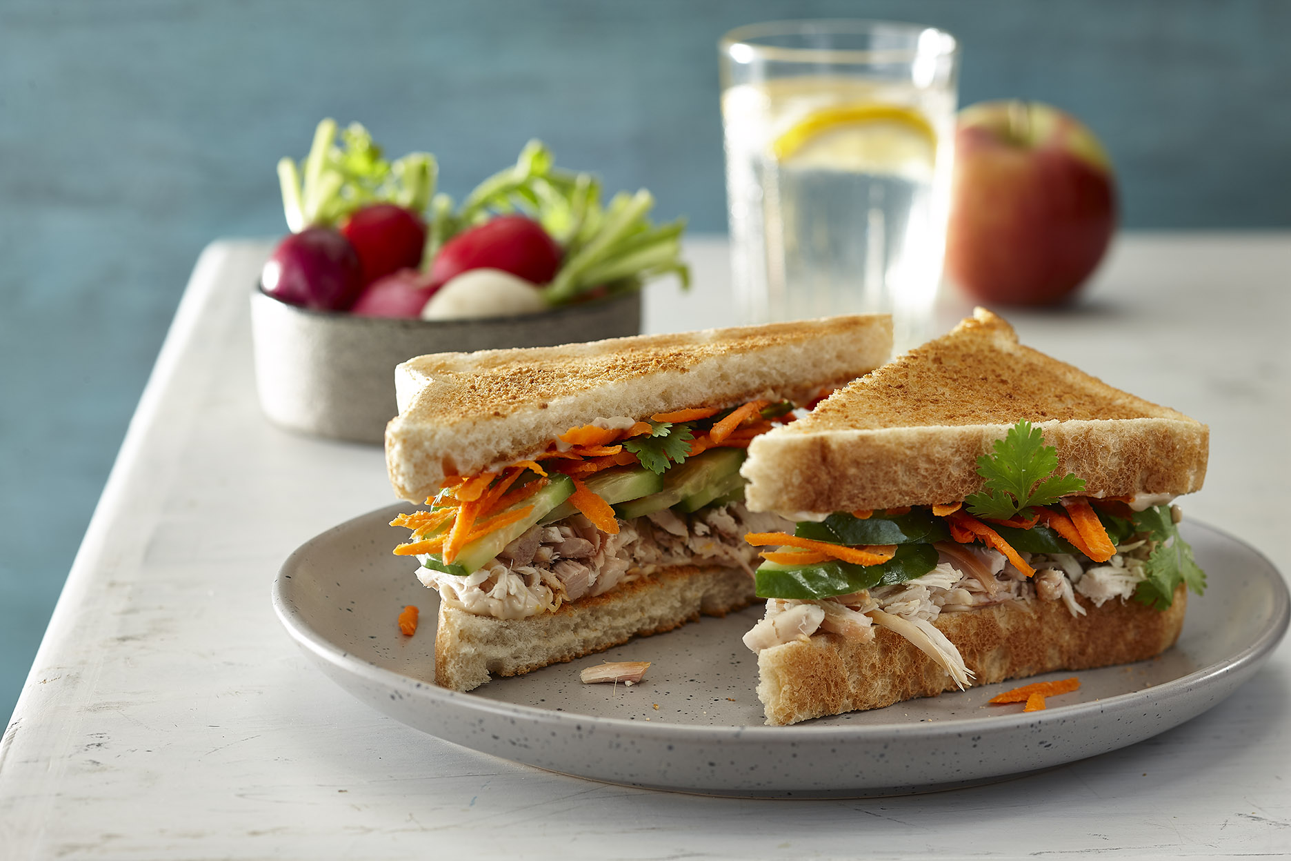 Sandwich au poulet et concombre, mayo au sésame | Boulangerie St-Méthode